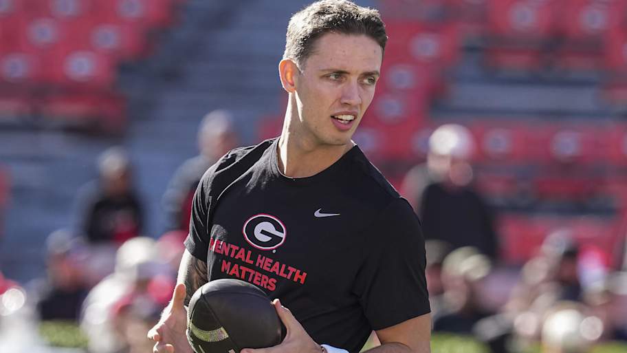 Carson Beck’s sister Kylie slays Georgia cheerleader duo dance in ...