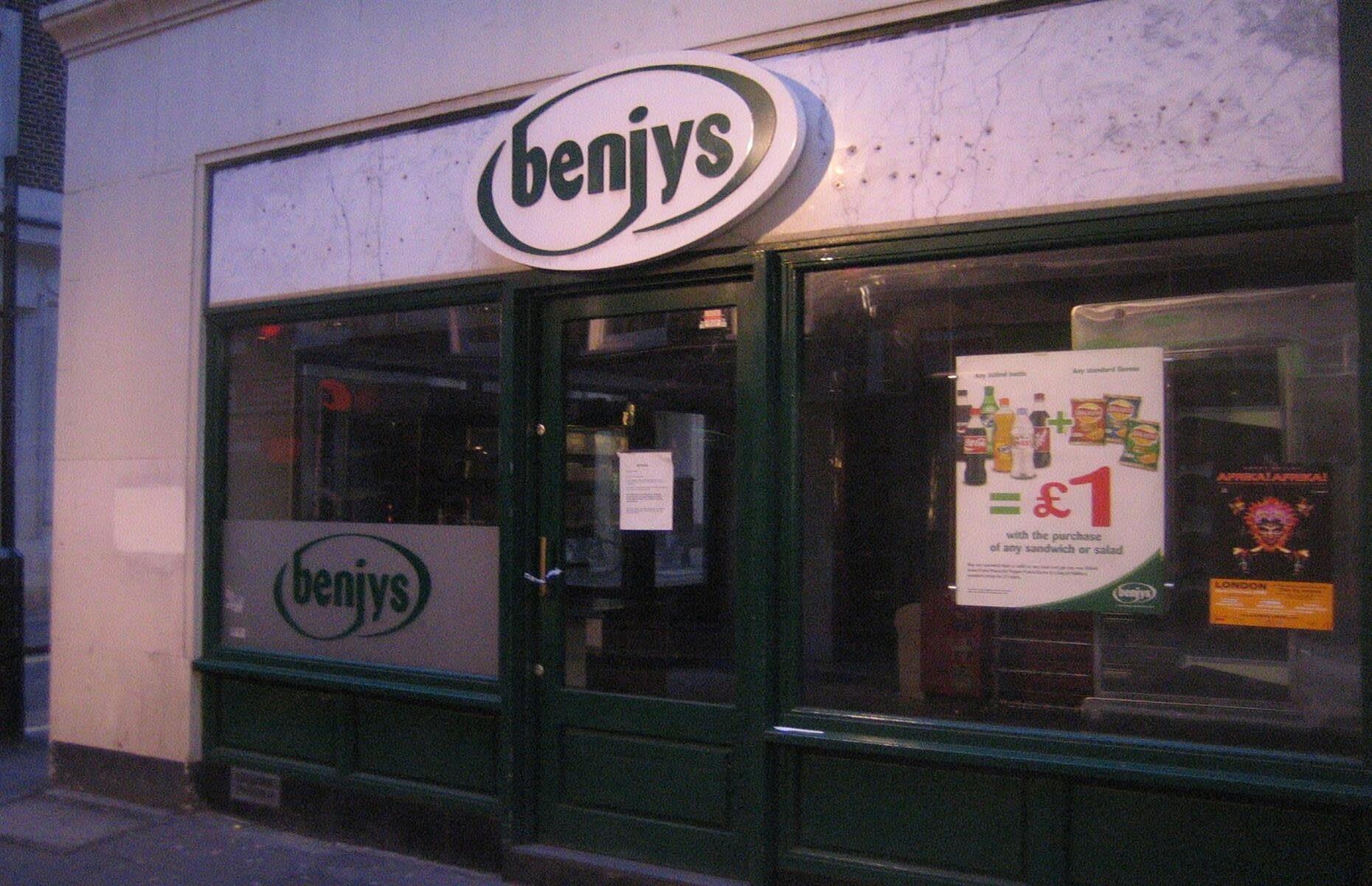 28 Iconic Fast Food Chains That Closed For Good