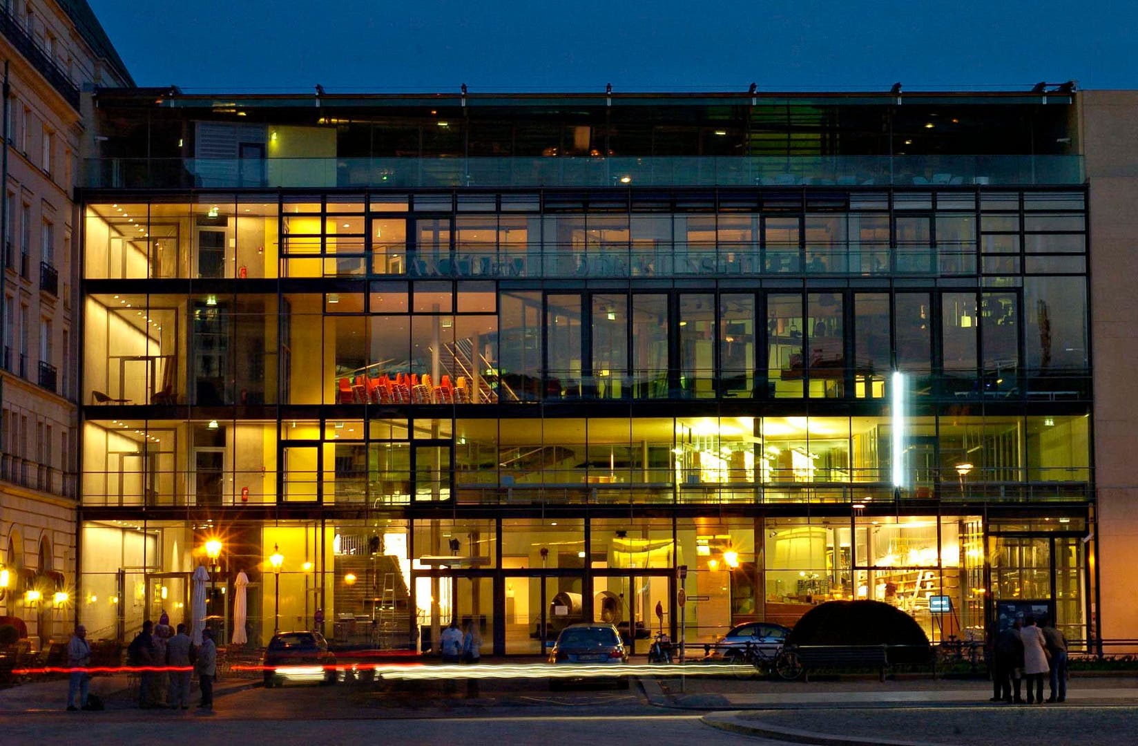 KURZMELDUNGEN - Kultur: Matthias Lilienthal wird Intendant der Berliner ...