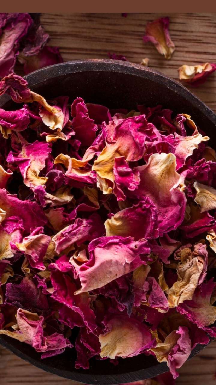 Simple DIY Recipe Of Dried Rose Petal Tea To Try At Home