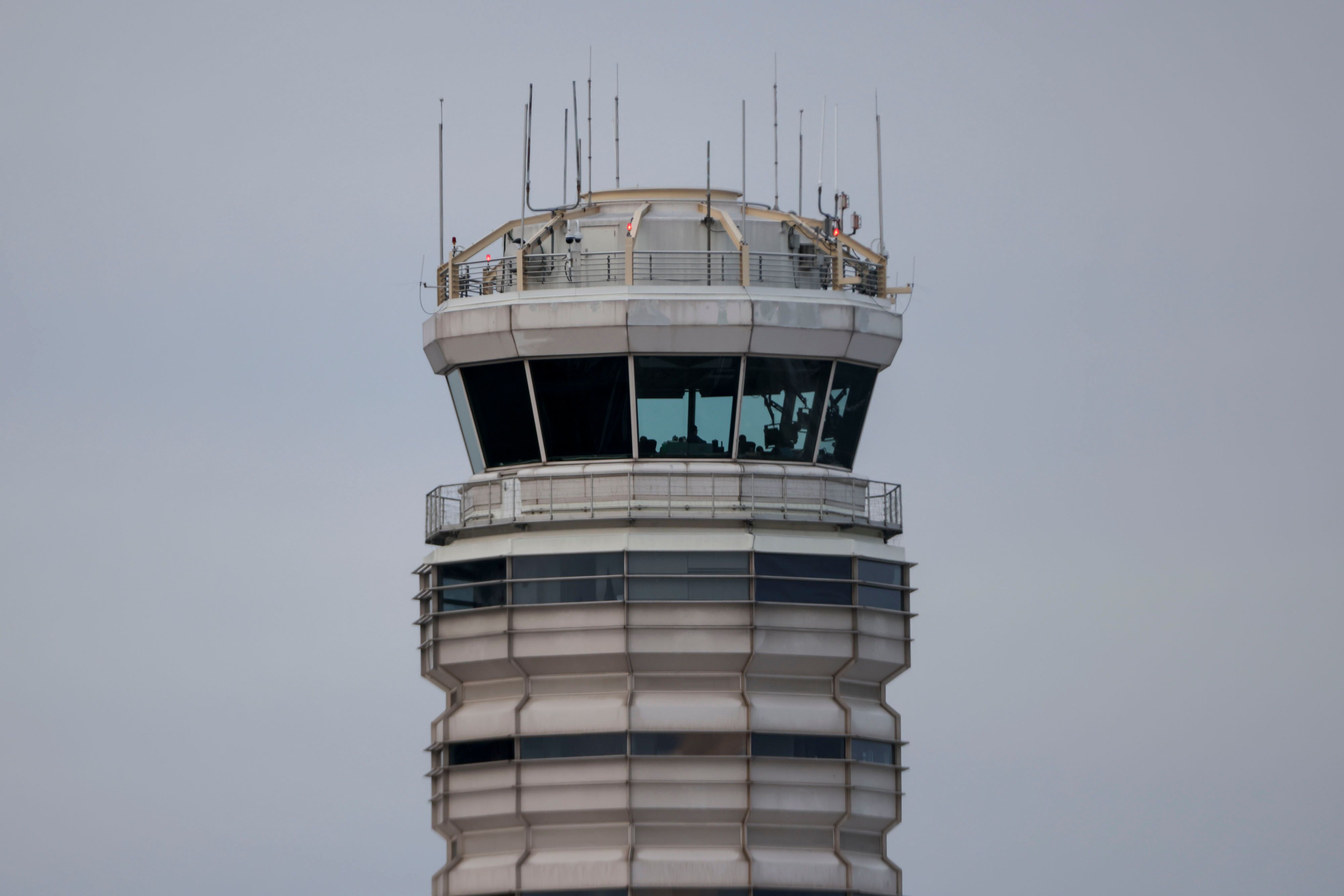 FAA Slows Reagan Airport’s Flight Arrival Rate to Ease Controller Stress