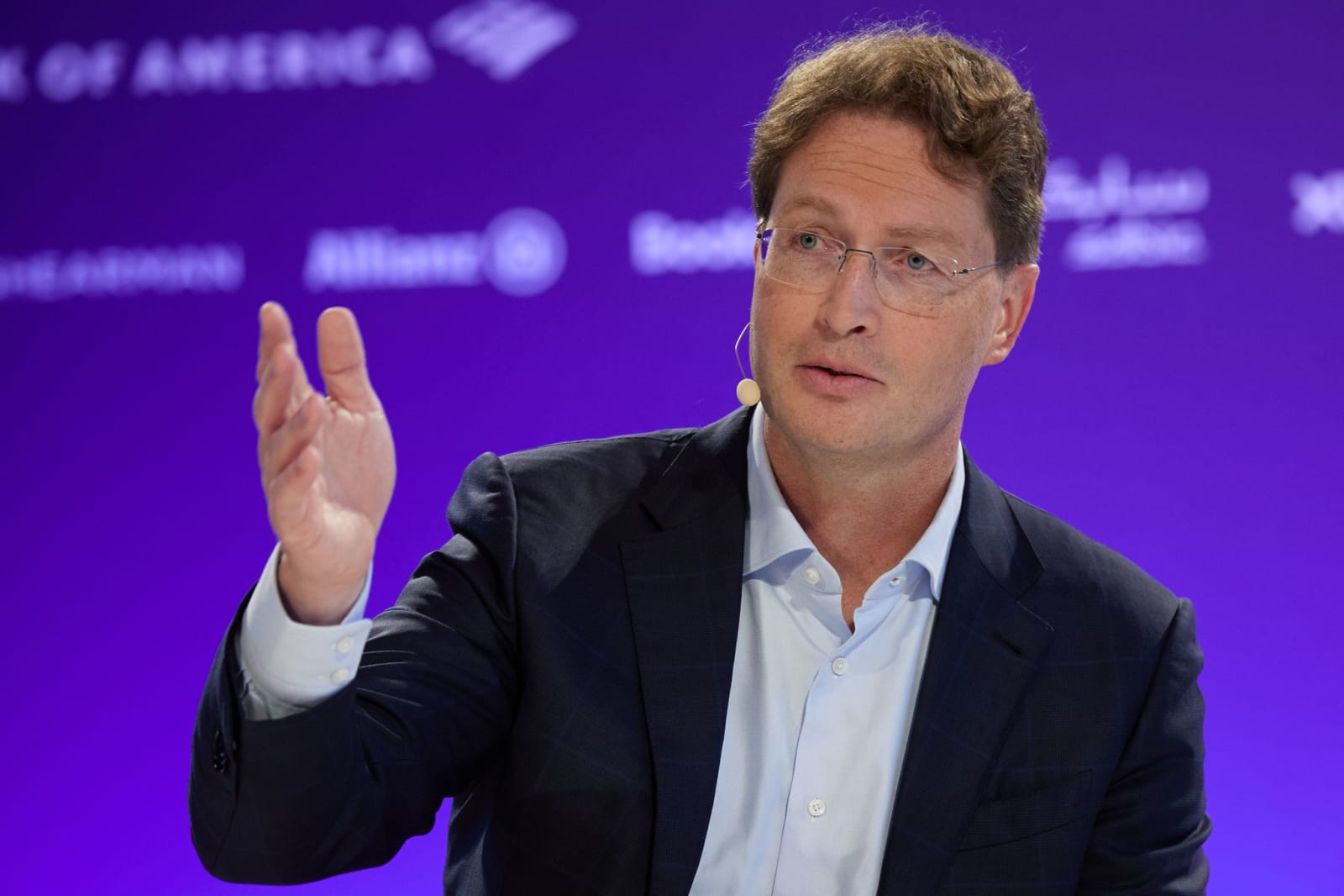 German corporate bosses urge new tone in bitter immigration debate