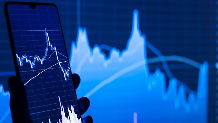 ITC share price: Should you buy, sell, or hold the FMCG giant's stock ...