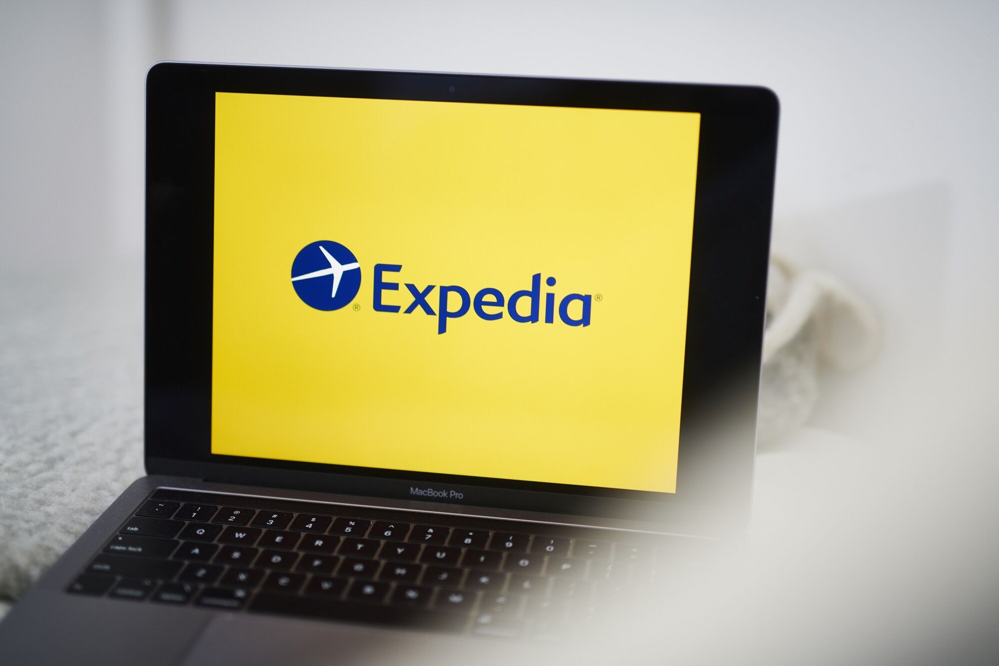Expedia Jumps Most in Over a Year on Holiday Bookings Beat