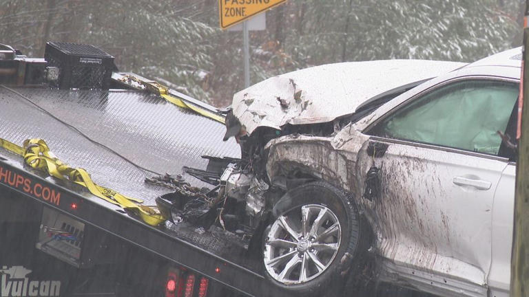 Crash in Exeter leaves 2 injured