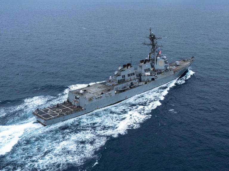 US destroyers in the Red Sea conflict defeated enemy weapons without ...