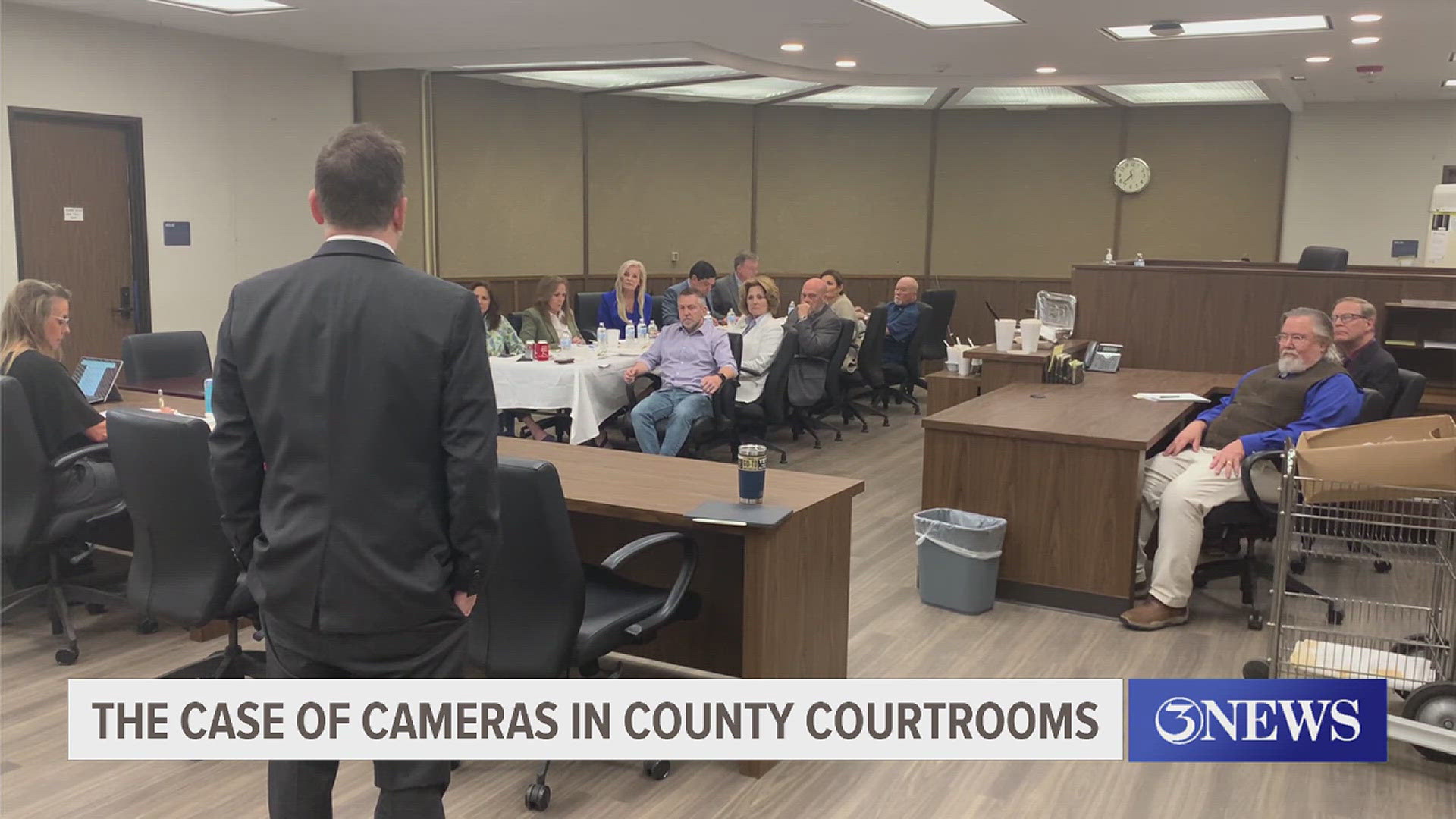 Cameras in the court room an issue again