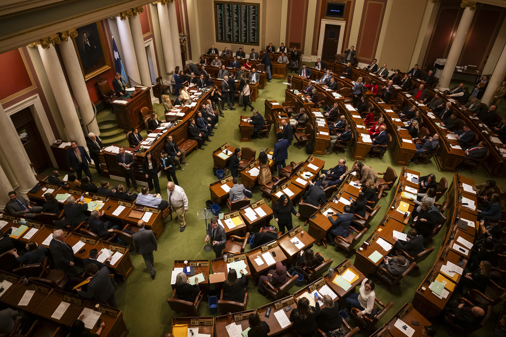 Democrats end boycott of Minnesota House after agreeing to power ...