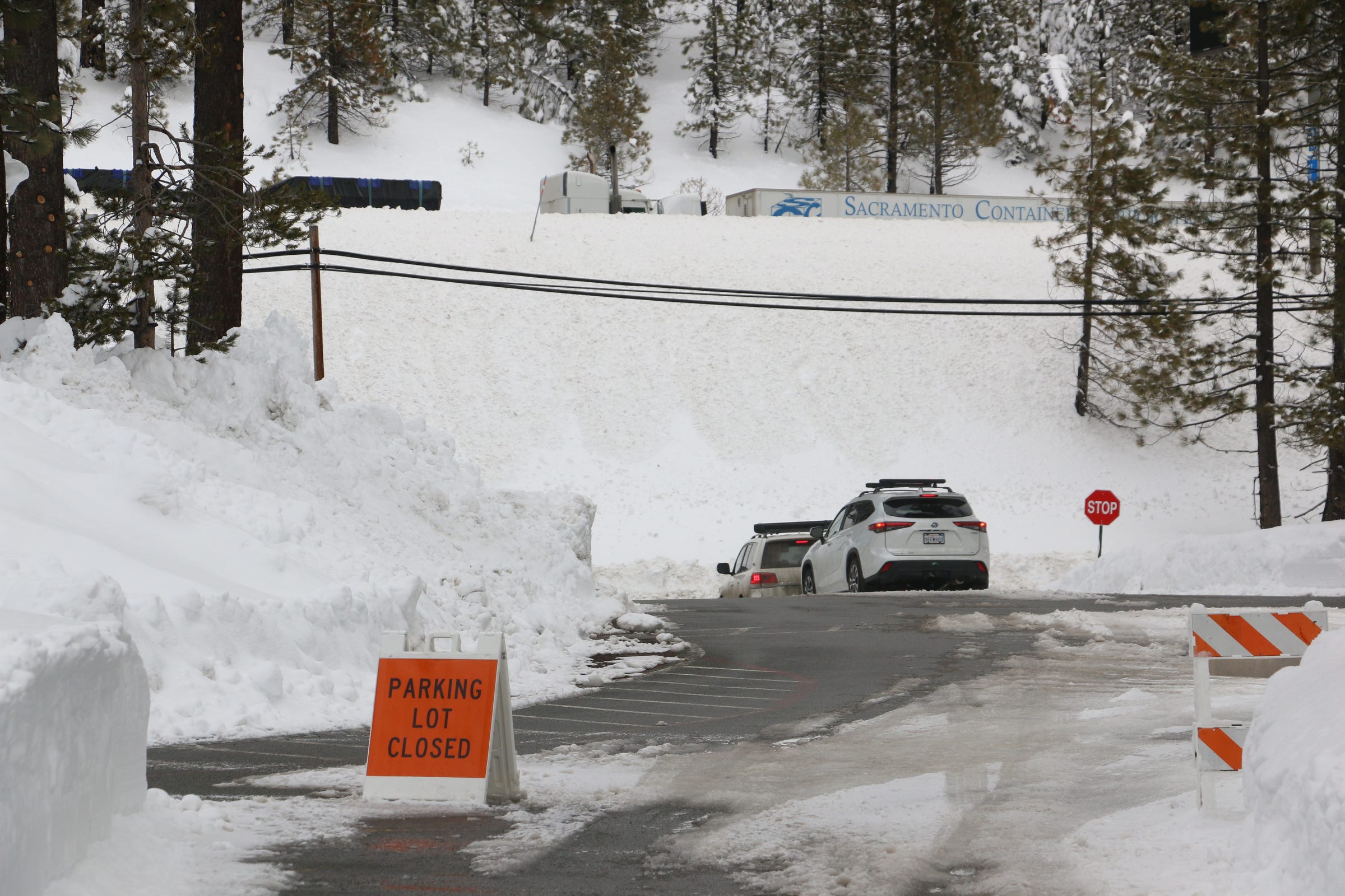 Winter storm dumping more Sierra snow before skies clear on weekend ...