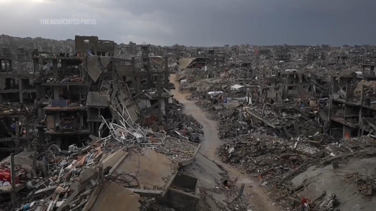 Trump's Gaza plan shocks the world but finds support in Israel | AP ...