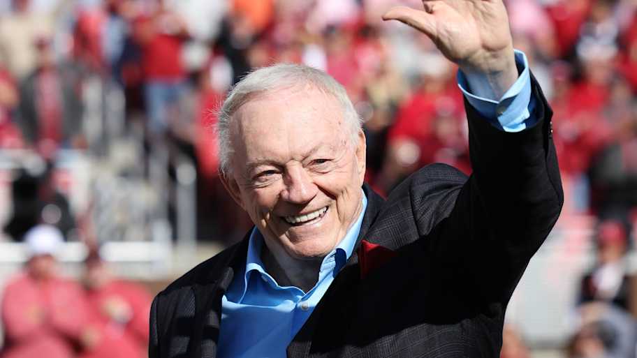 Jerry Jones promises you the Cowboys are trying to win now, not rebuild