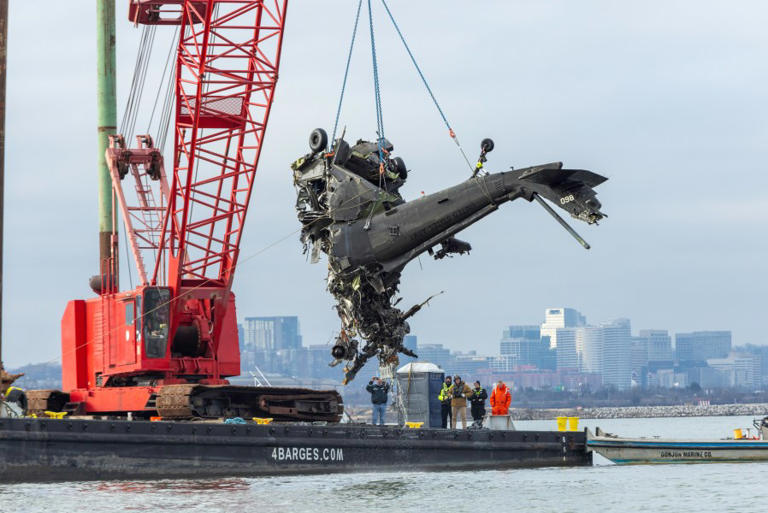 PHOTOS: Crews complete large wreckage removal from DCA plane crash