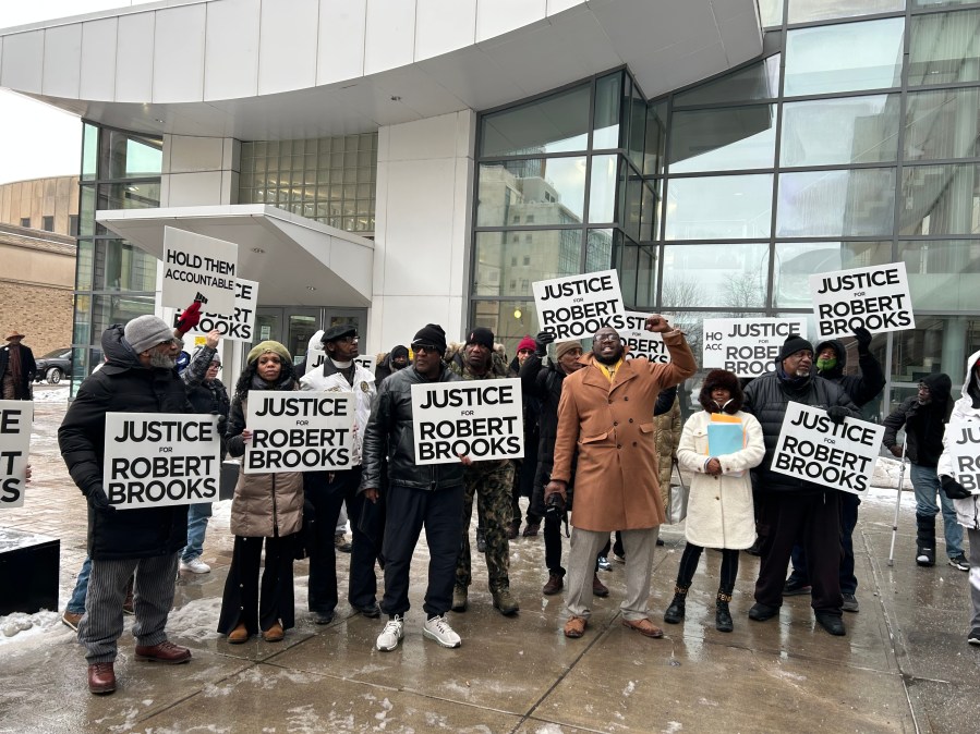 New Yorkers rally for Robert Brooks outside the Onondaga County DA’s office
