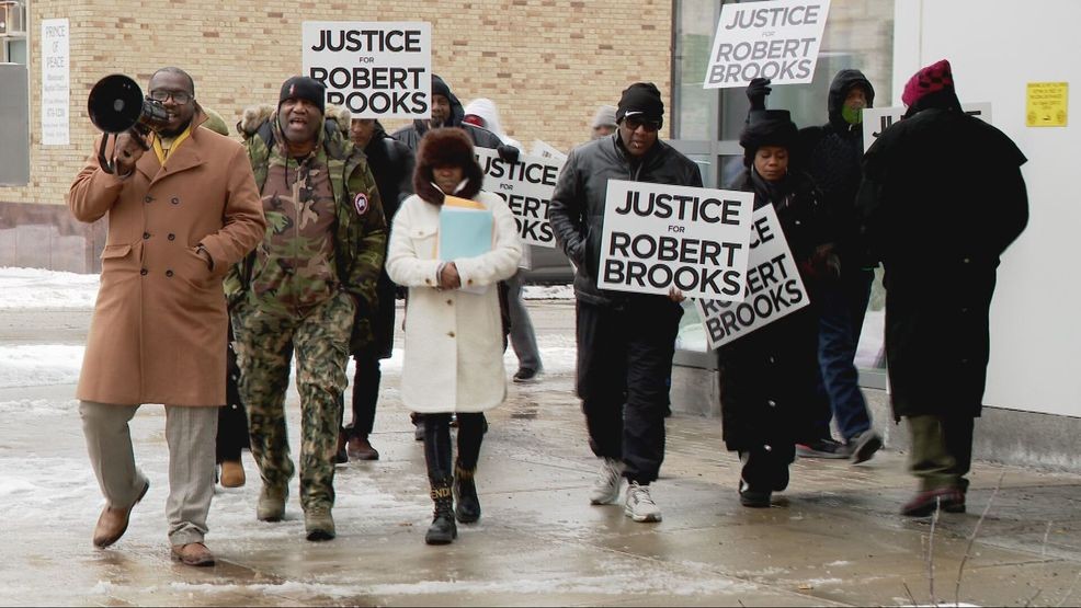 Protesters outside Onondaga Co. DA's Office demand murder charges for ...