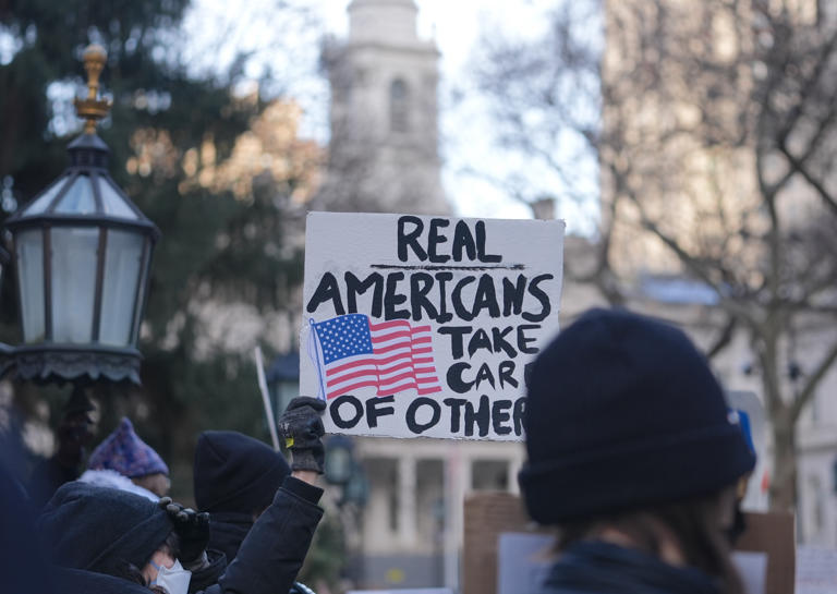 37 Powerful Photos From Yesterday's Anti-Trump Protests That Will Haunt ...