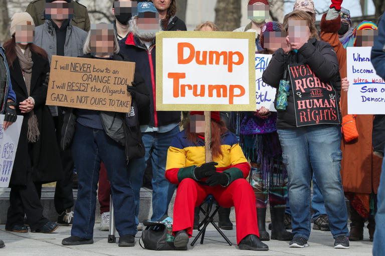 37 Powerful Photos From Yesterday's Anti-Trump Protests That Will Haunt ...