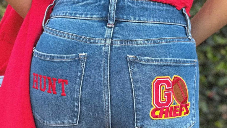 Gracie Hunt flaunts custom Chiefs form-fitting jeans in private jet flex