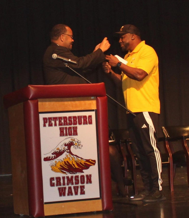 Petersburg High School: Former NFL player named varsity football head coach