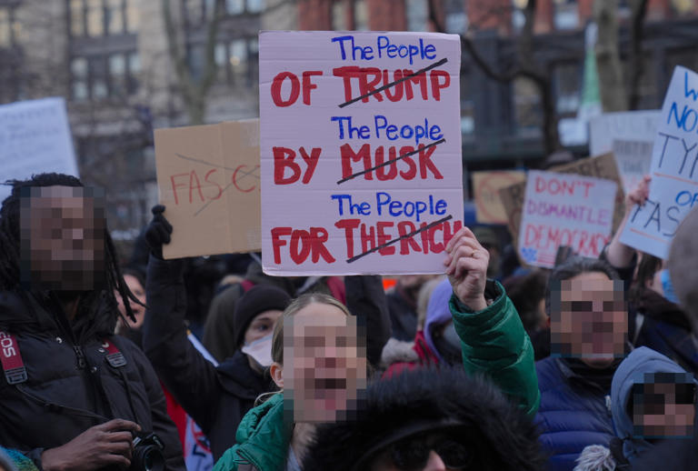 37 Powerful Photos From Yesterday's Anti-Trump Protests That Will Haunt ...
