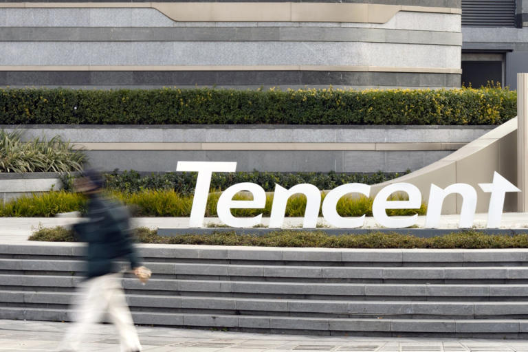 Tencent Shouldn’t Participate in Paramount Merger, Senator Says
