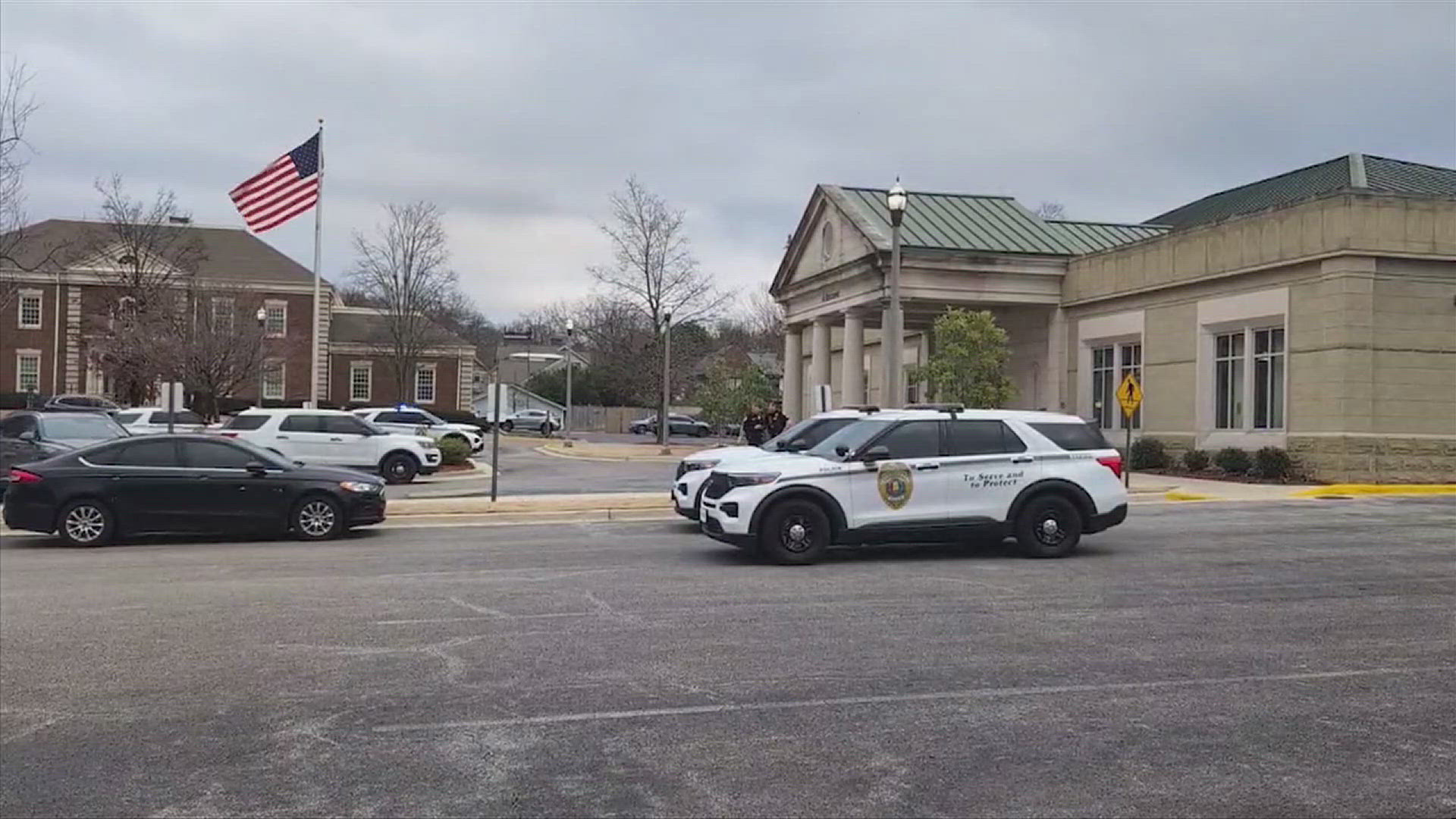 Robbery at Huntsville Regions Bank branch Robbery at Huntsville Regions Bank branch
