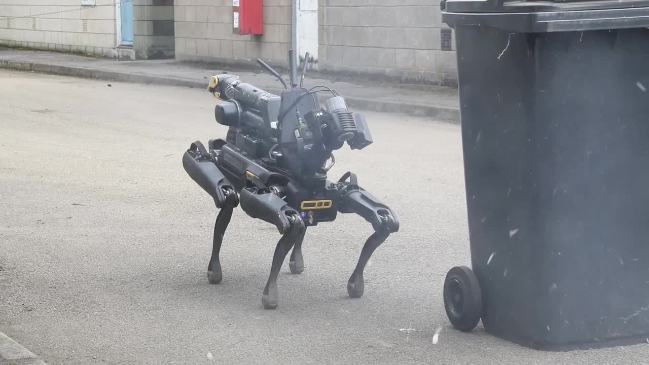 Watch how Bomb Squad robots neutralise explosives in the UK