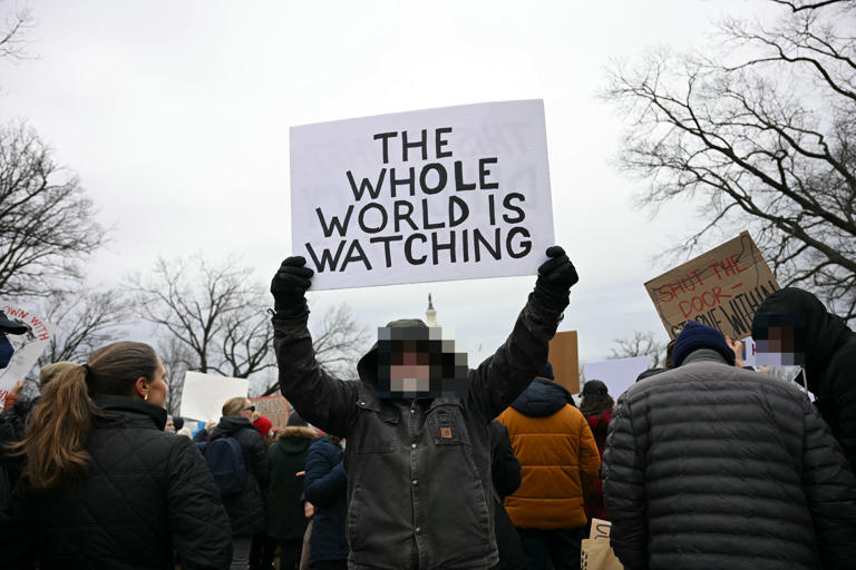 37 Powerful Photos From Yesterday's Anti-Trump Protests That Will Haunt ...