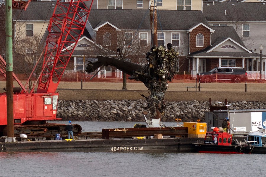 PHOTOS: Crews complete large wreckage removal from DCA plane crash
