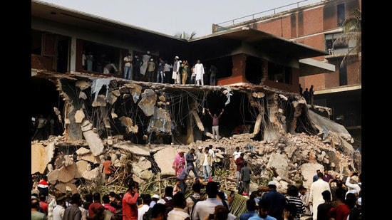 B’desh lodges protest against Hasina’s statements in India