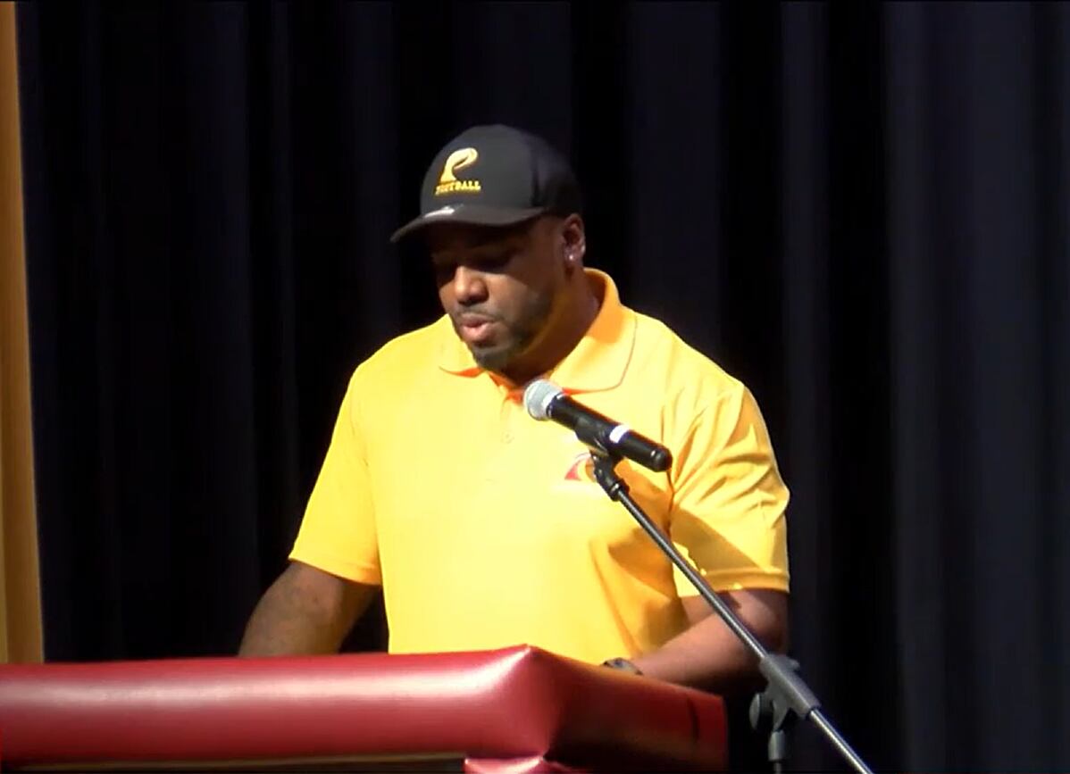 Former NFL player named new football coach for Petersburg High