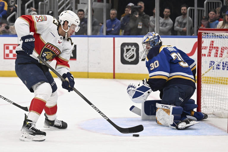 Matthew Tkachuk scores with 12 seconds left to lift the Panthers past the Blues, 3-2
