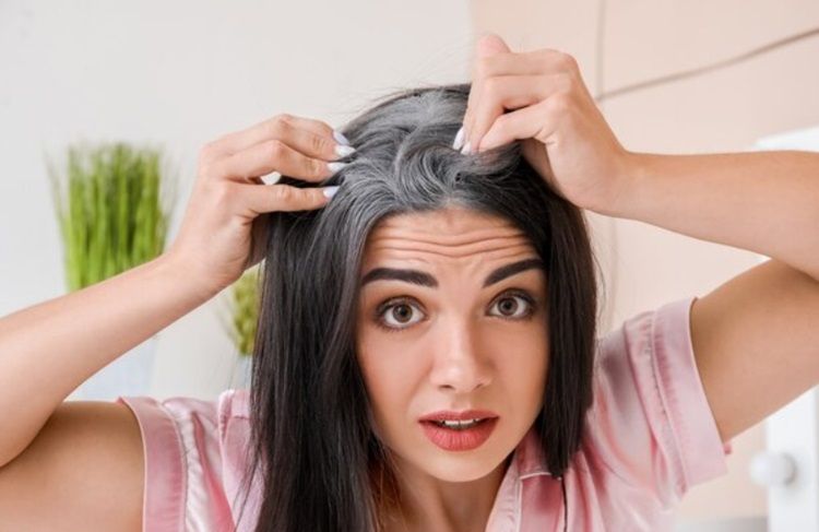 Bolehkah Mencabut Uban? Cari Tahu Dulu Penjelasannya