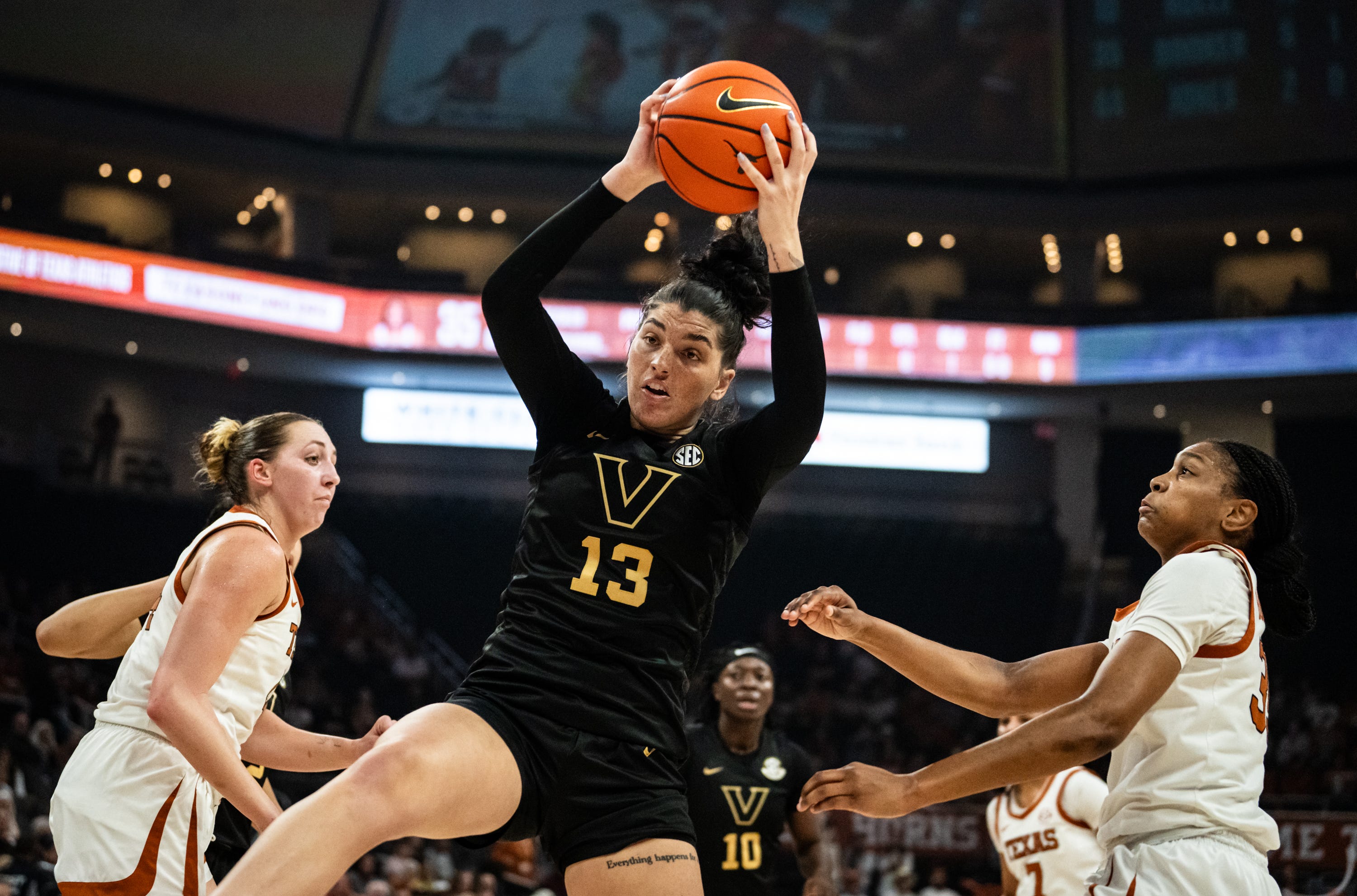 Vanderbilt women's basketball falls to Texas as Khamil Pierre scores 26
