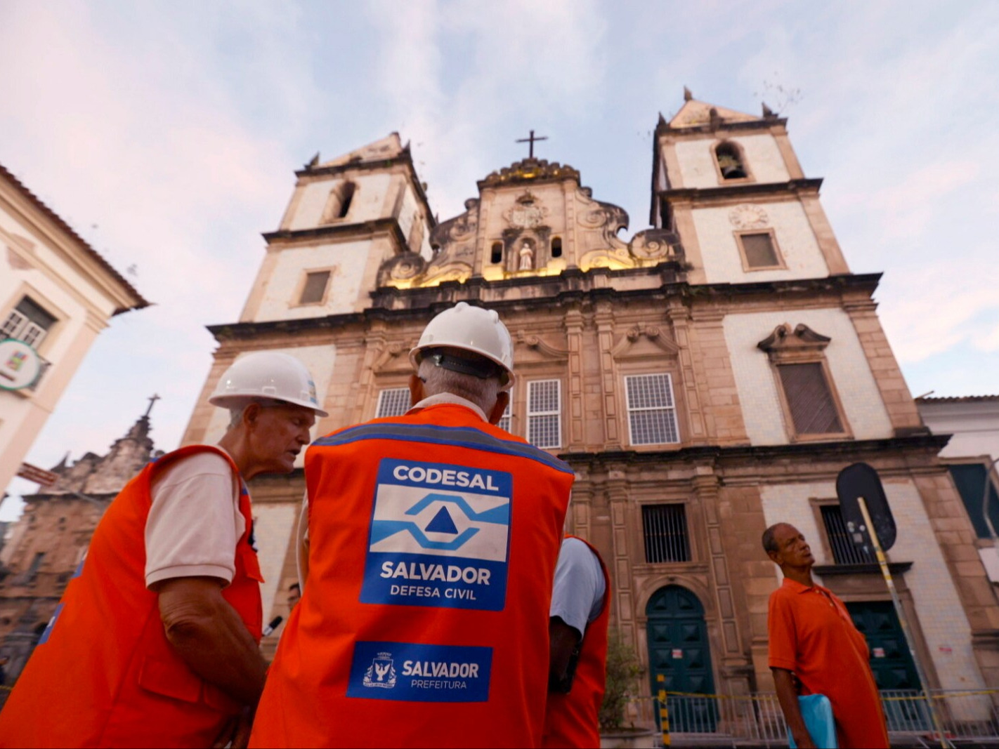 Zakonnik informował, że coś jest nie tak. Dach runął, nie żyje turystka