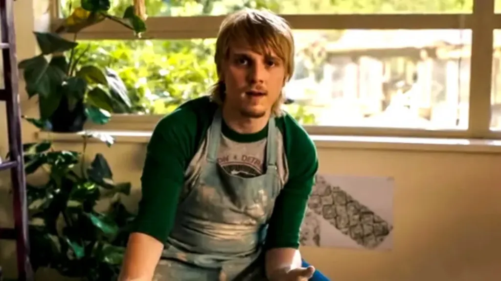 School Spirits Season 2's Ghost, Yuri & His Death Explained