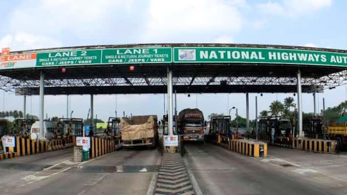 Govt to introduce annual, lifetime toll pass for seamless highway ...