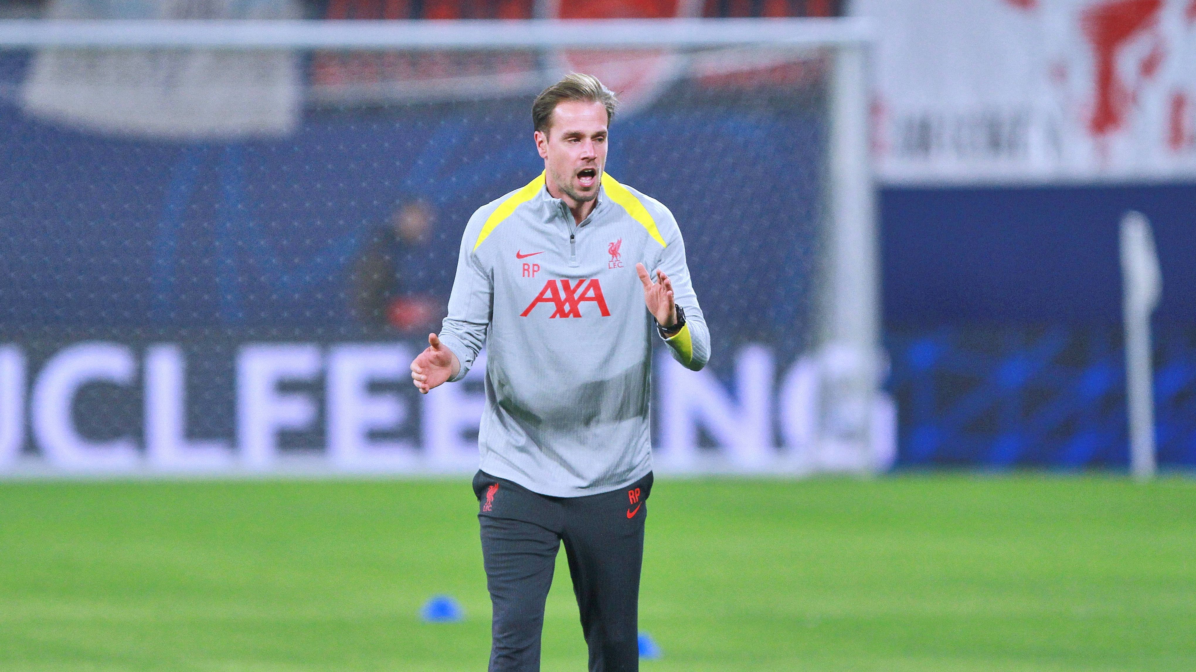 Voormalig werknemer van Feyenoord bewierookt in Engeland: 'Hij speelt ...