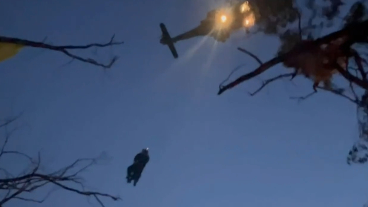 Footage shows 'complex' rescue of Victorian paraglider in strong winds