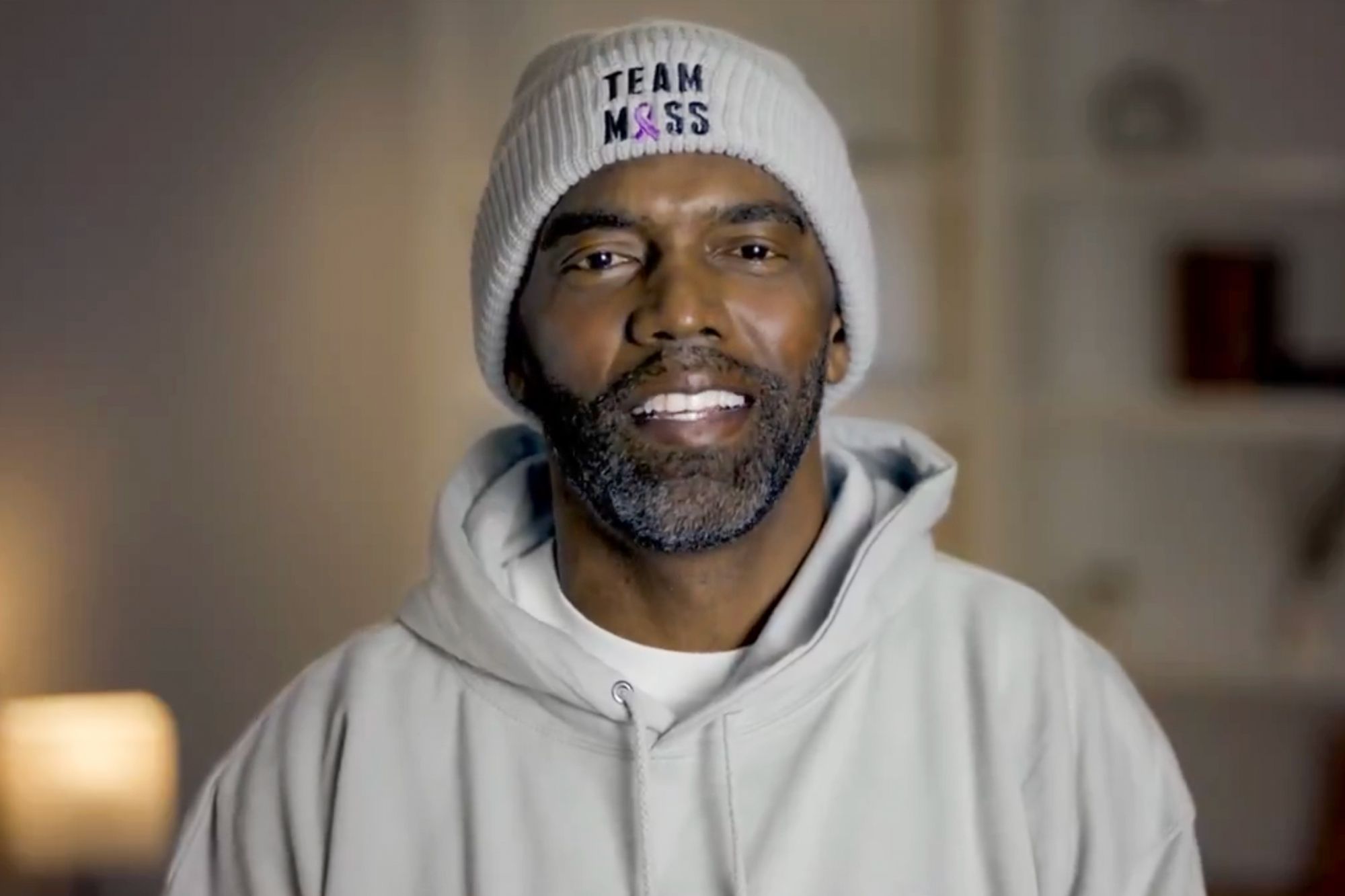 Randy Moss gives health update in first major public appearance since ...