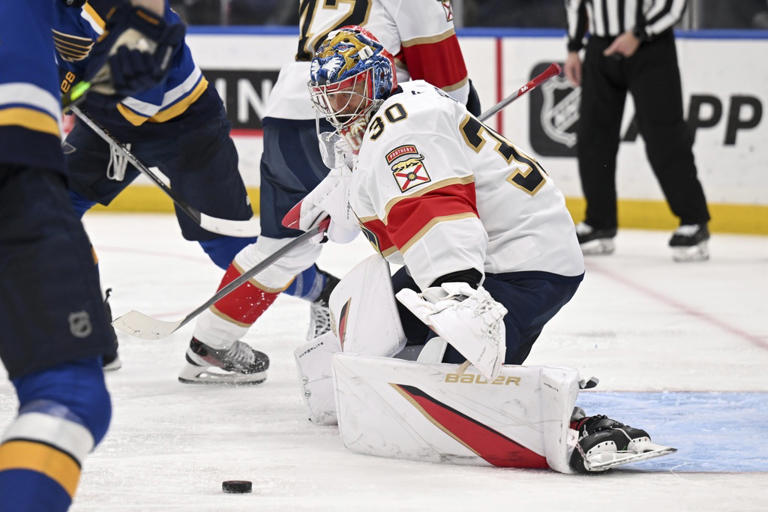 Matthew Tkachuk scores with 12 seconds left to lift the Panthers past the Blues, 3-2