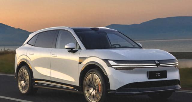 极氪 7X 与特斯拉 Model Y：新年购车的终极抉择