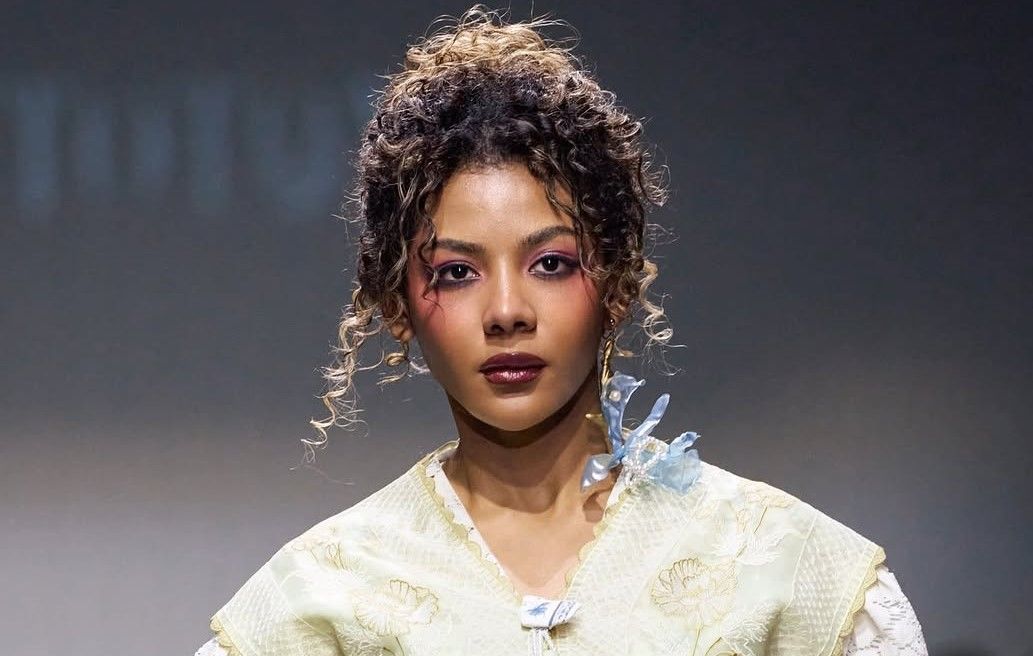 Membanggakan! ZsaZsa Utari Tampil di Dubai Fashion Week 2025 Bersama ...