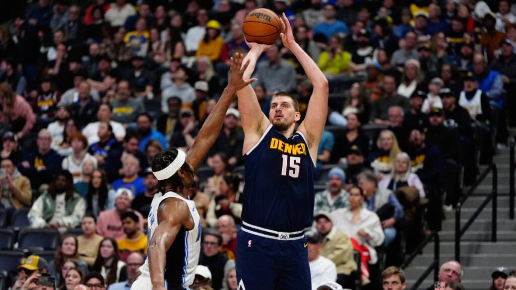¡Imparable! Nikola Jokic logra su 24to triple-doble de la temporada en ...
