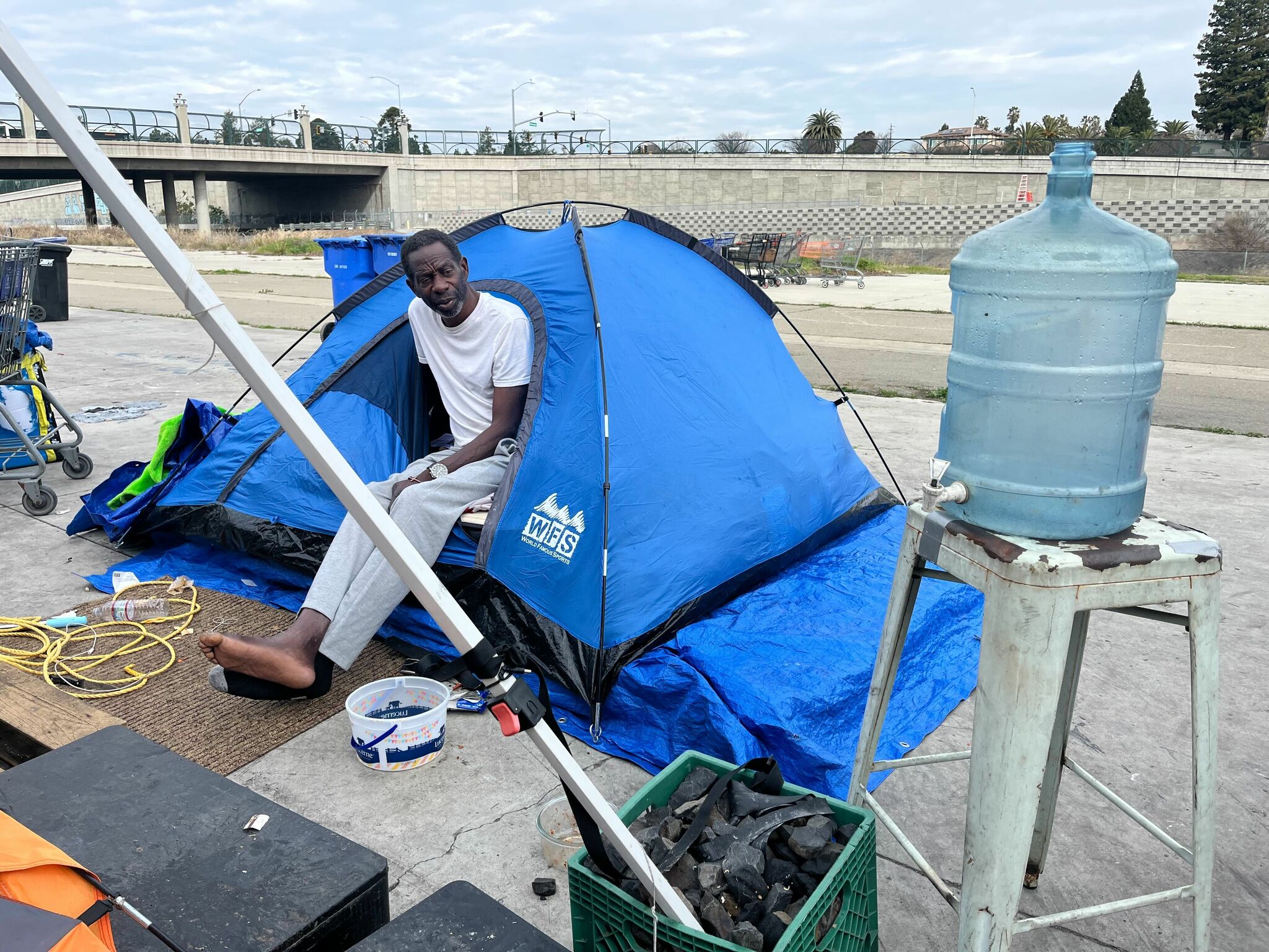 One of the Bay Area’s harshest homeless encampment bans just passed ...