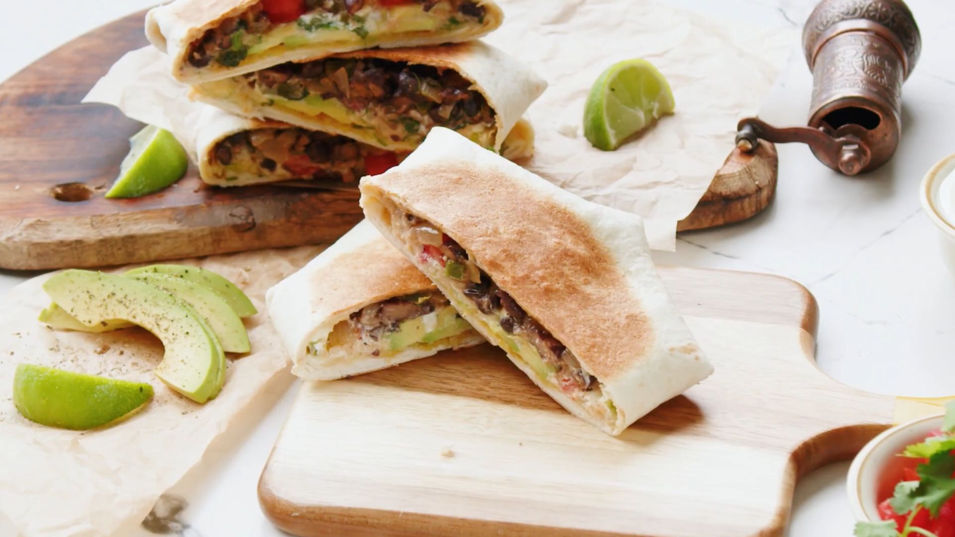 10 Disgusting Taco Bell Items To Avoid & 10 We’ll Order Every Time