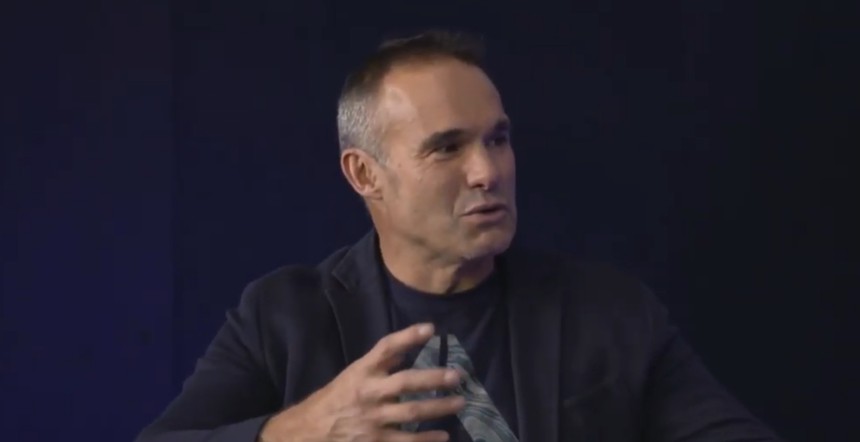 Kevin Raphaël demands the dismissal of Gilbert Delorme