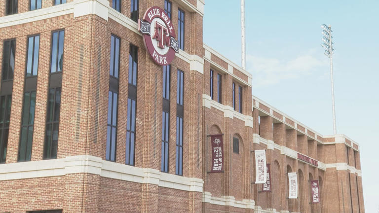 Texas A&M baseball opens 2025 season with high expectations, fired-up fans