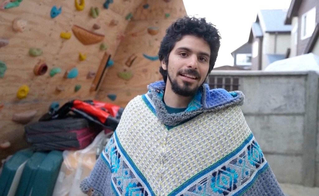 Kayaker gets swallowed by humpback whale before he’s spit back out ...