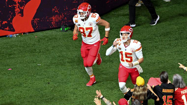 Mics pick up touching Patrick Mahomes-Travis Kelce Super Bowl exchange ... Mics pick up touching Patrick Mahomes-Travis Kelce Super Bowl exchange ...