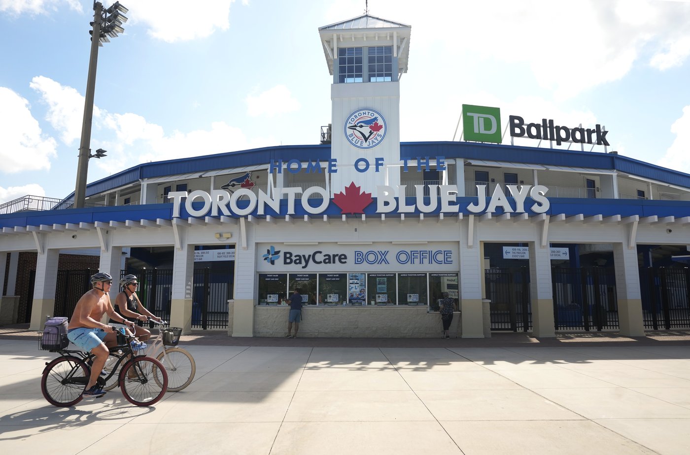 Photo Gallery: Blue Jays open spring training camp
